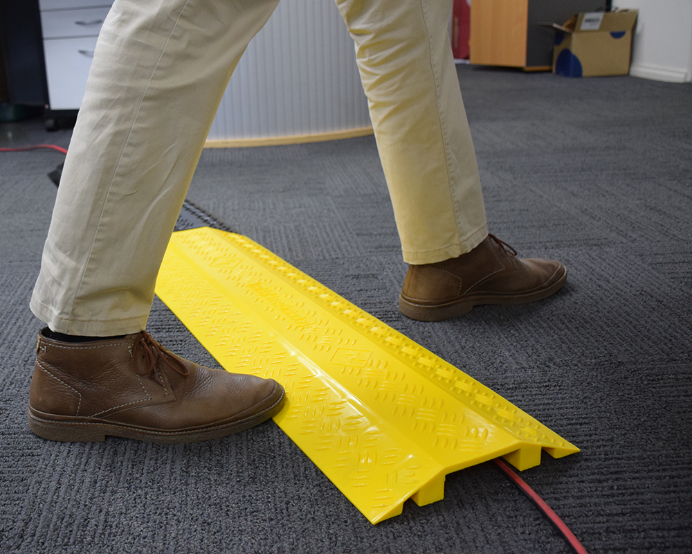 Cable Management : CP13 Dropover Cable Protector