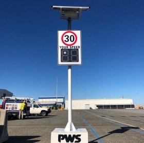 Solar Road Signs and Road Markers : Solar radar speed sign